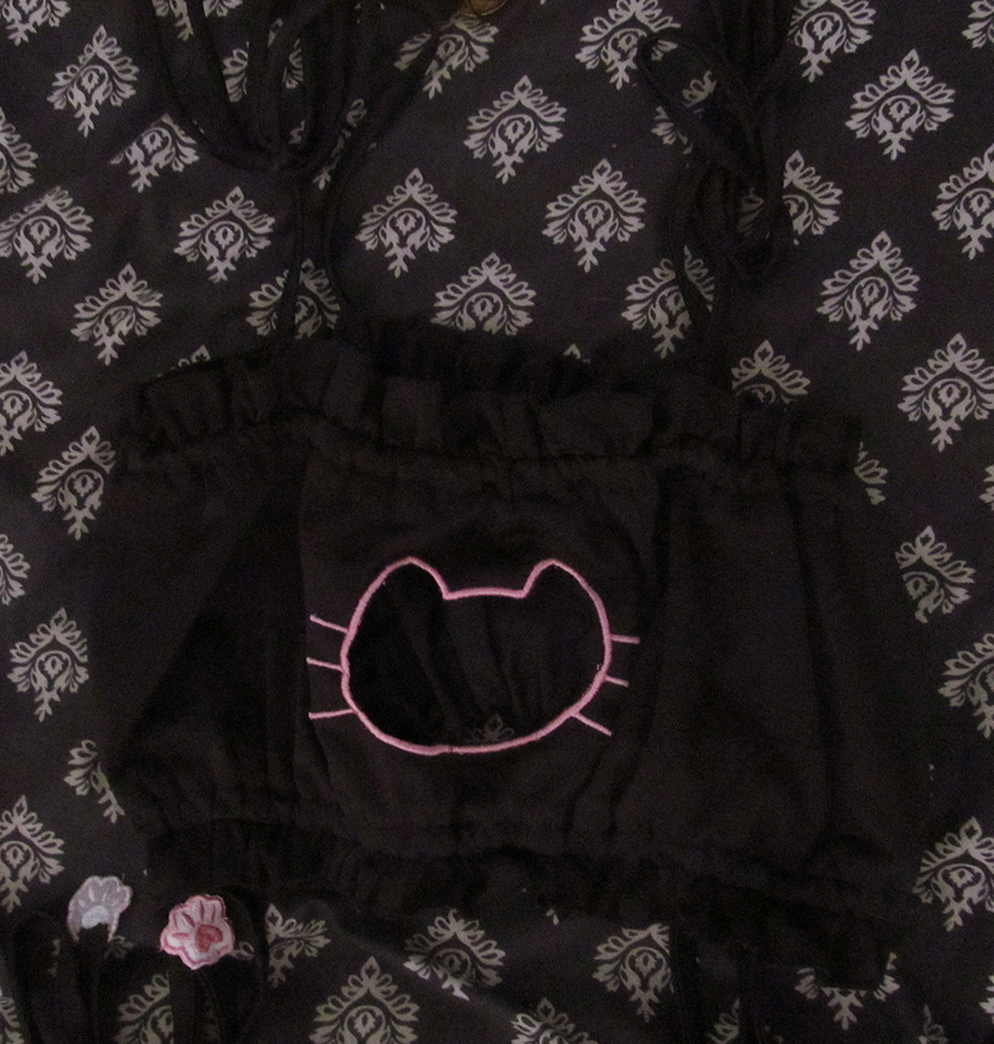 The coziest of all the does: 😺 Review of cat keyhole lingerie 😺