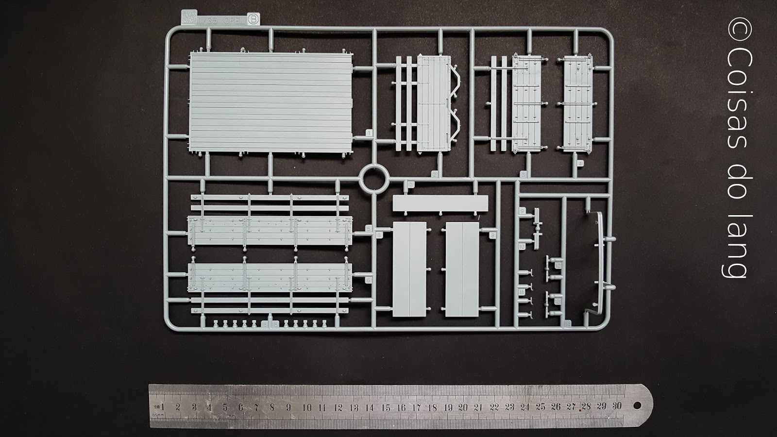 Review - Dragon 6828 - German 3t 4x2 Truck w/2cm FlaK 38 (2 in 1)