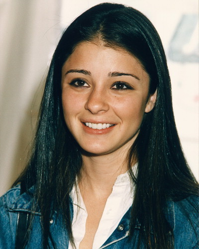 Shiri Appleby - FONDOS WALL