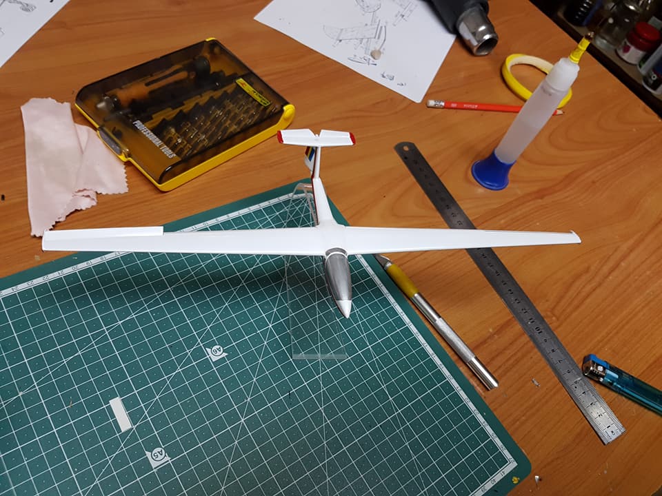 Machete avioane lemn la comandă... : Machetă planor IS 28 B2