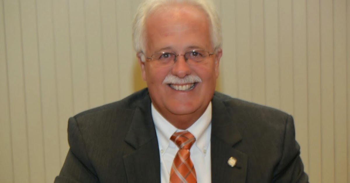 Screams from the Porch: Smith wants back on Knox commission