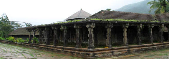 Thirunelli Temple and Papanasini