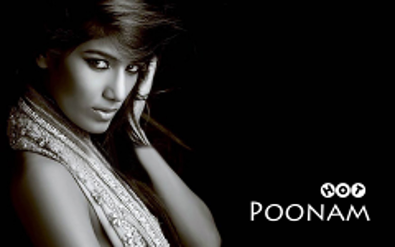 BIKINI HOT: poonam panday wallpaper