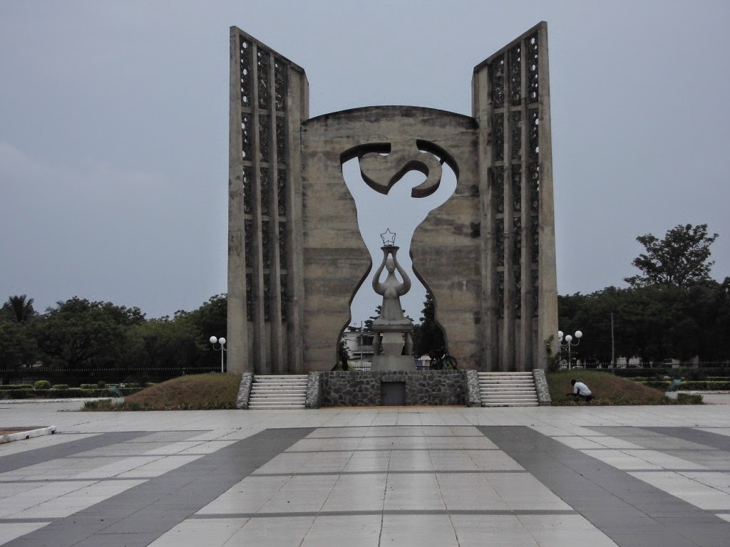 TROPICALIZER: Monuments et mémoriaux d'Afrique 1