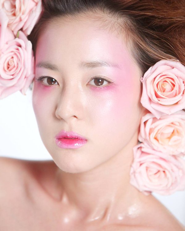 2NE1 Dara - "W Korea" ~ MY K-POP GALLERY