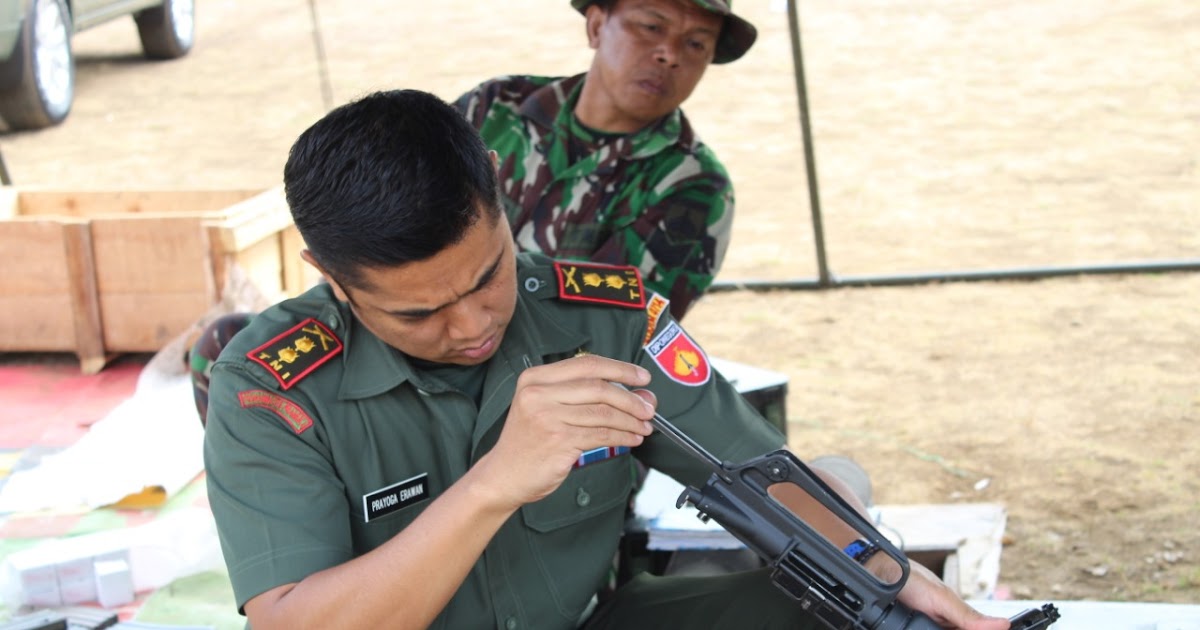 Dandim 0714/Salatiga Cek Kondisi Senjata ~ LINTAS SEMARANG SALATIGA