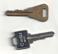 Enthusiastic Artist: Keys string