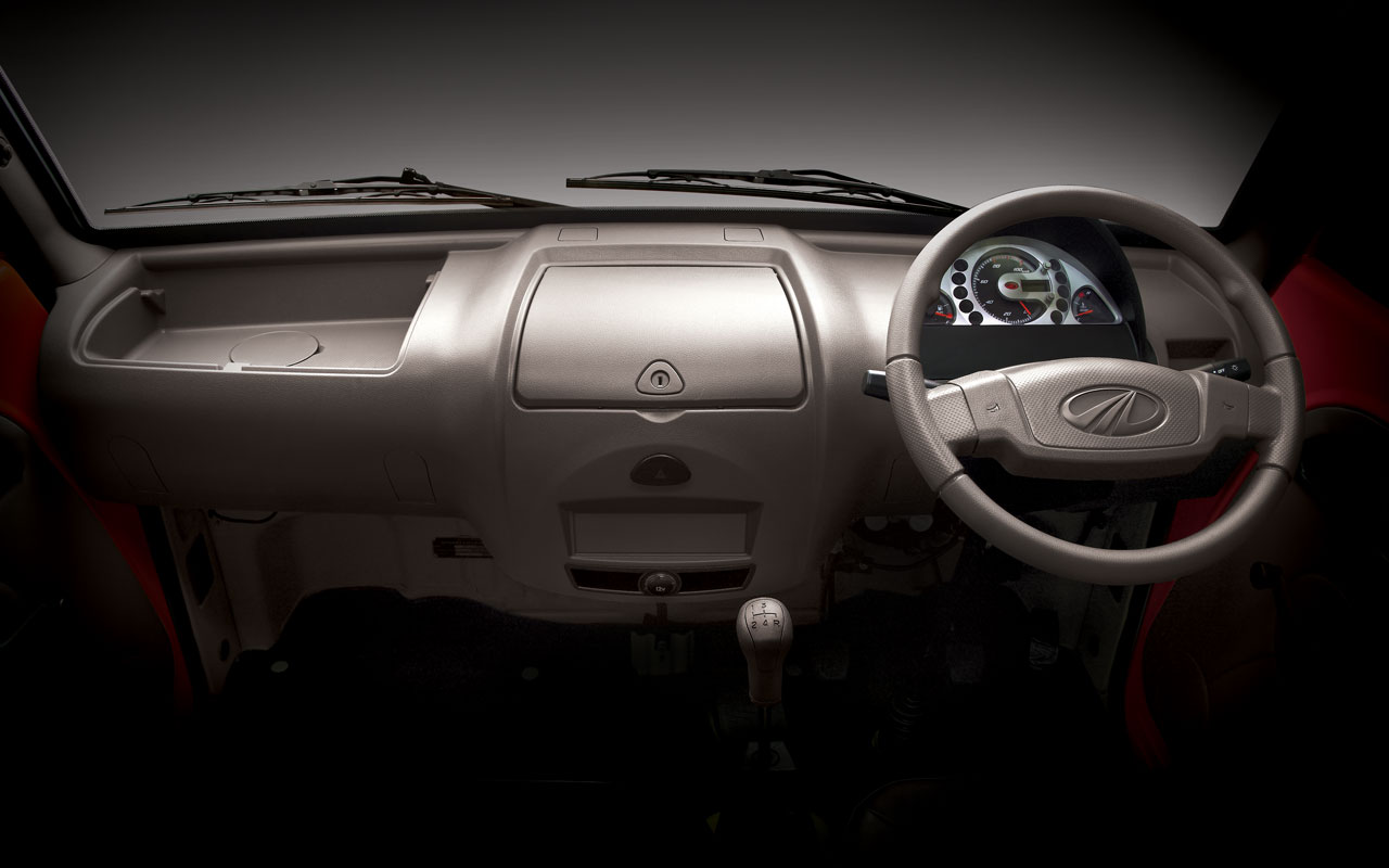 INDIA CAR SHOW: Mahindra launches Maximo mini van in India