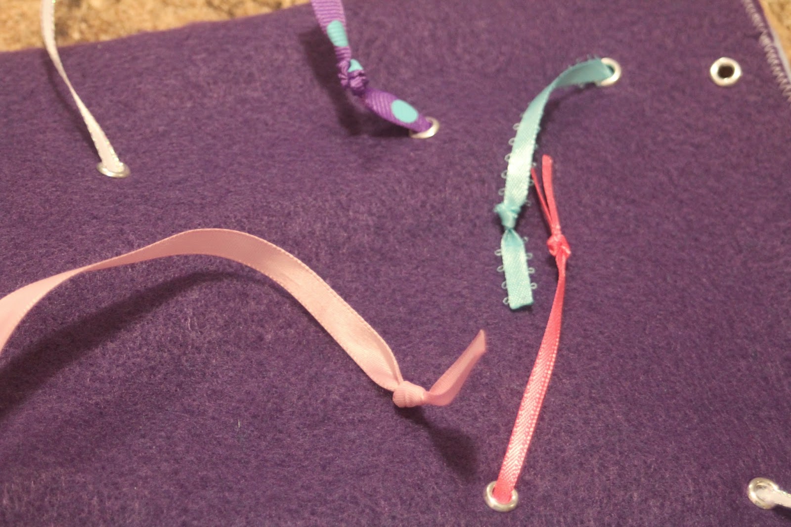 It's Maggie Made: Quite Books - Page 1: Ribbon Pulling