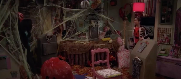 Back downstairs, Tess has totally Halloweenified Nia's room as a surprise!