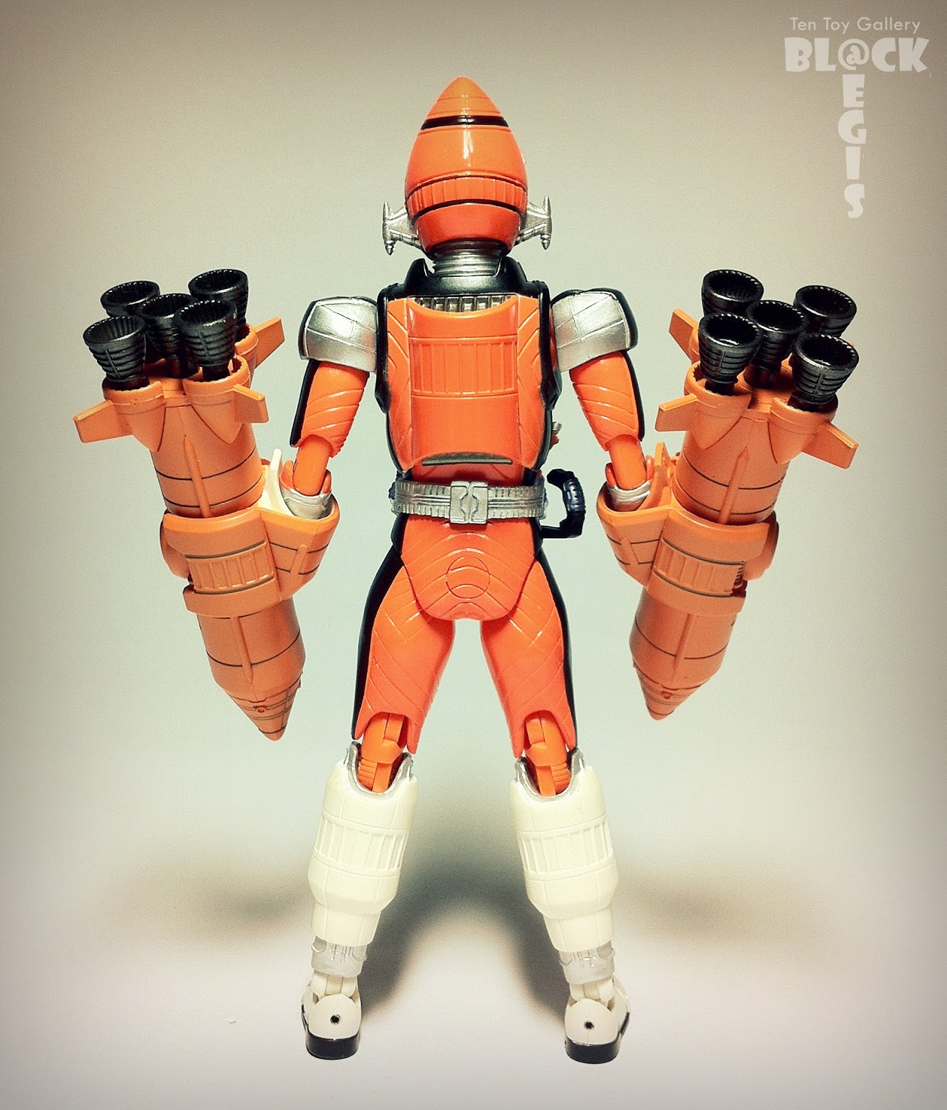 Ten Toy Gallery: Review: S.H.Figuarts Masked Rider Fourze Rocket States