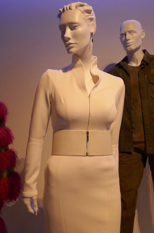 Hollywood Movie Costumes and Props: Blade Runner 2049 film costumes on ...