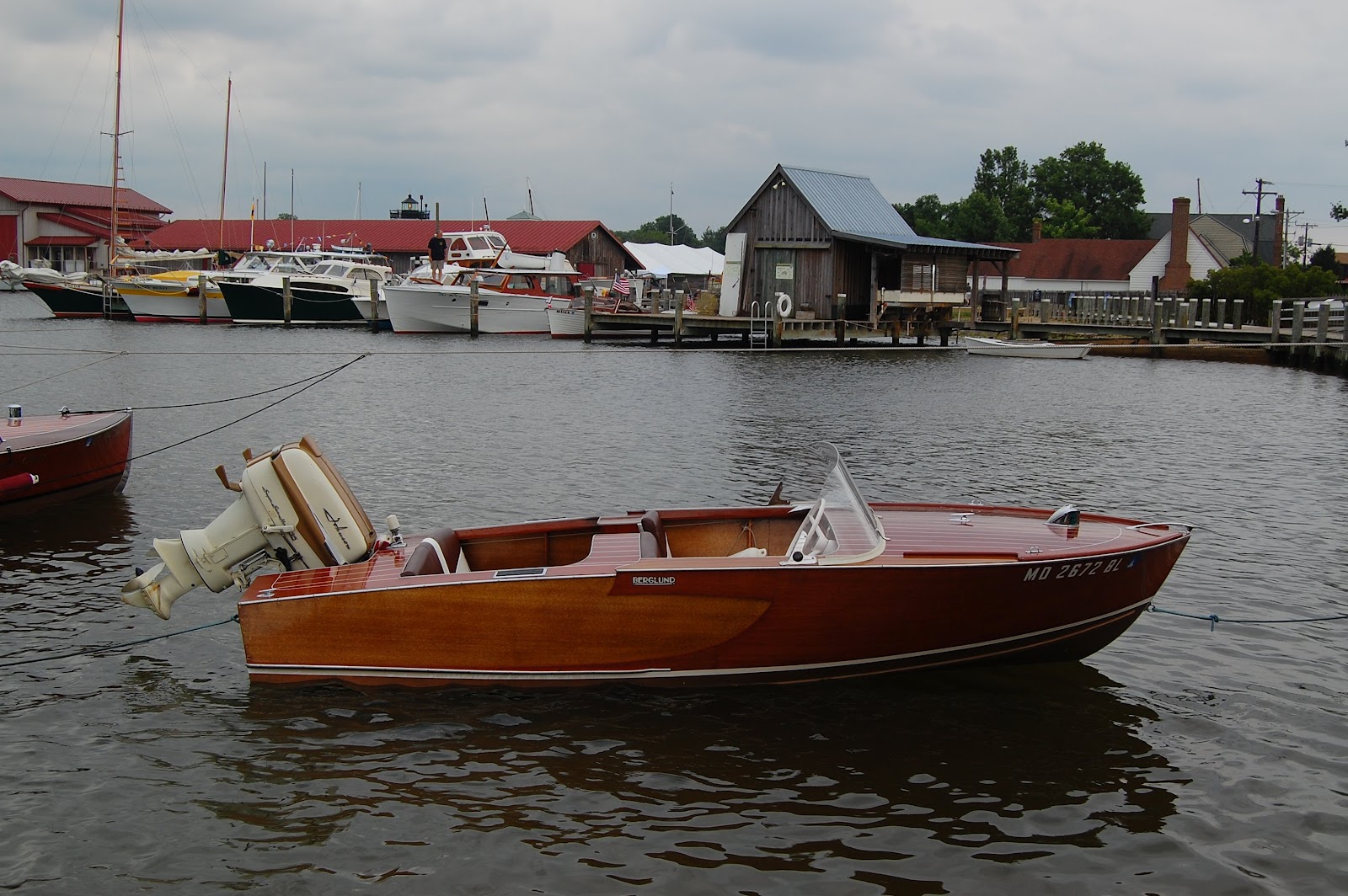 Model Boat Building: Just What Are Antique & Classic Boats???