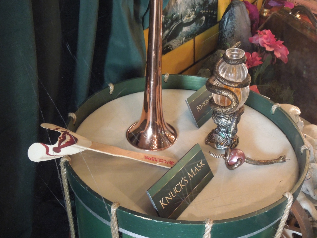 Hollywood Movie Costumes and Props: Original props featured in Oz The ...