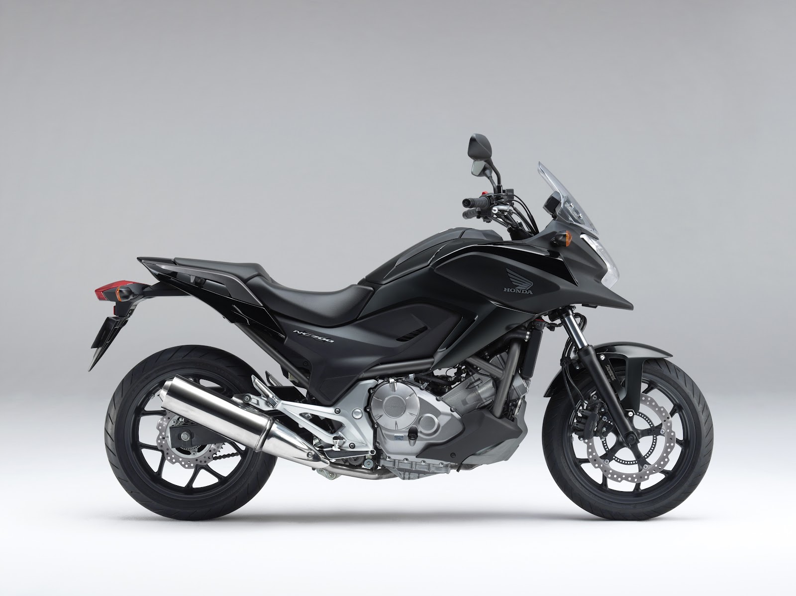 Web Magazine TRACTIONS: Honda NC700X、TypeLD、NC700SにDCTモデル発売
