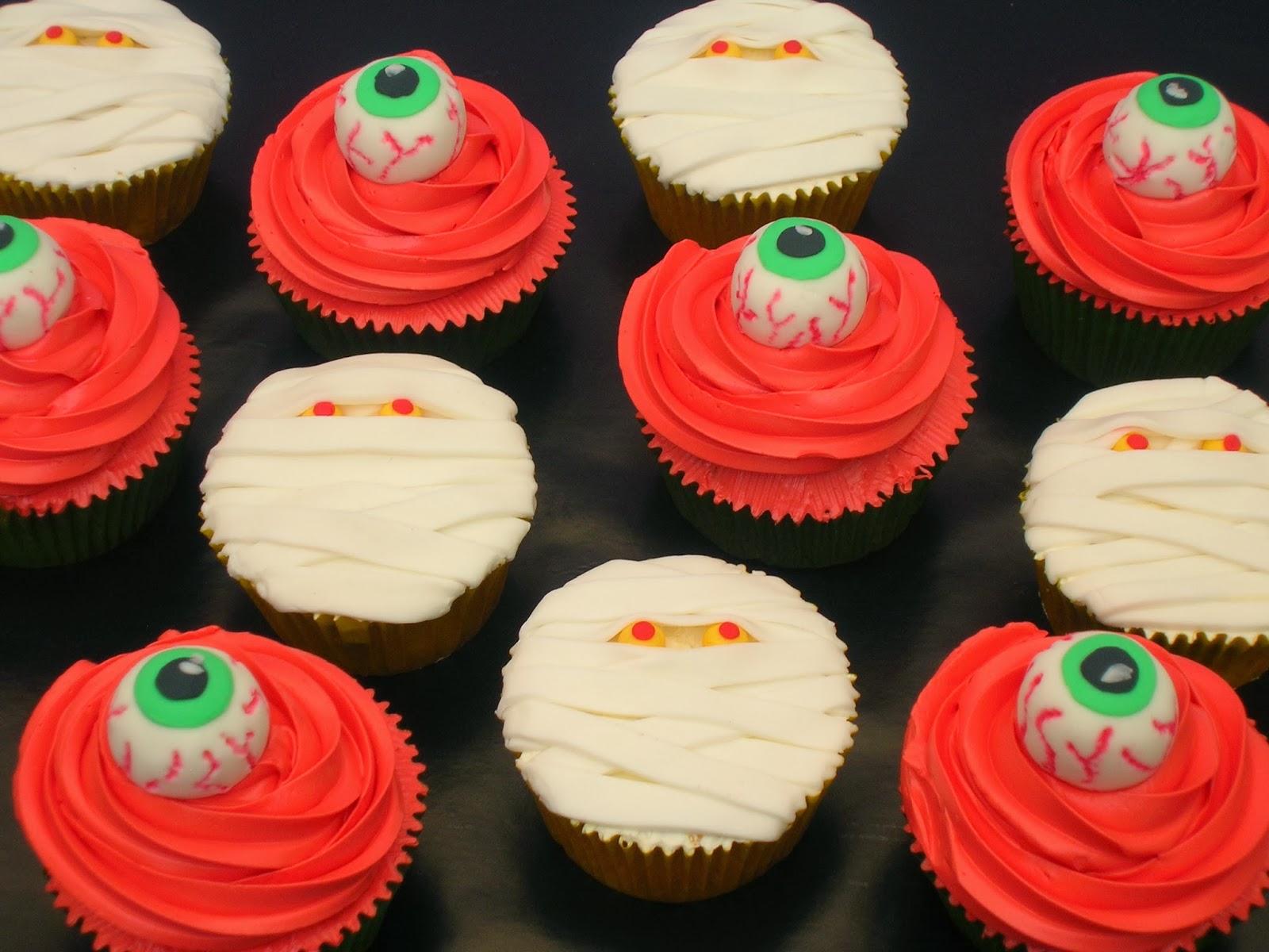 CUCHARADAS DE PLACER: Momias, gatos negros, ojos terrorificos...¡¡es ...