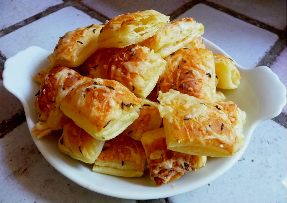 V FEUILLETES APERITIF AU FROMAGE