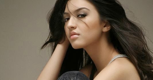 New Sexy Model Gallery: Foto Raline Shah Selfie Terbaru dan Paling Populer