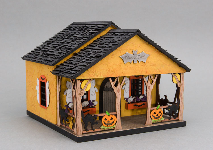 Good Sam Showcase of Miniatures: At the Show - Halloween Quarter-Scale