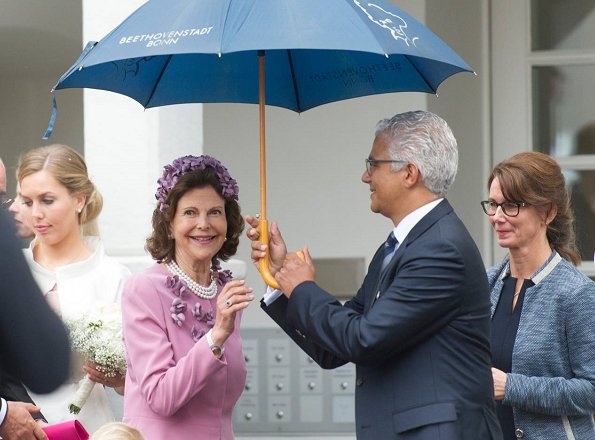 Queen Silvia attended a wedding at Alten Rathaus in Bonn