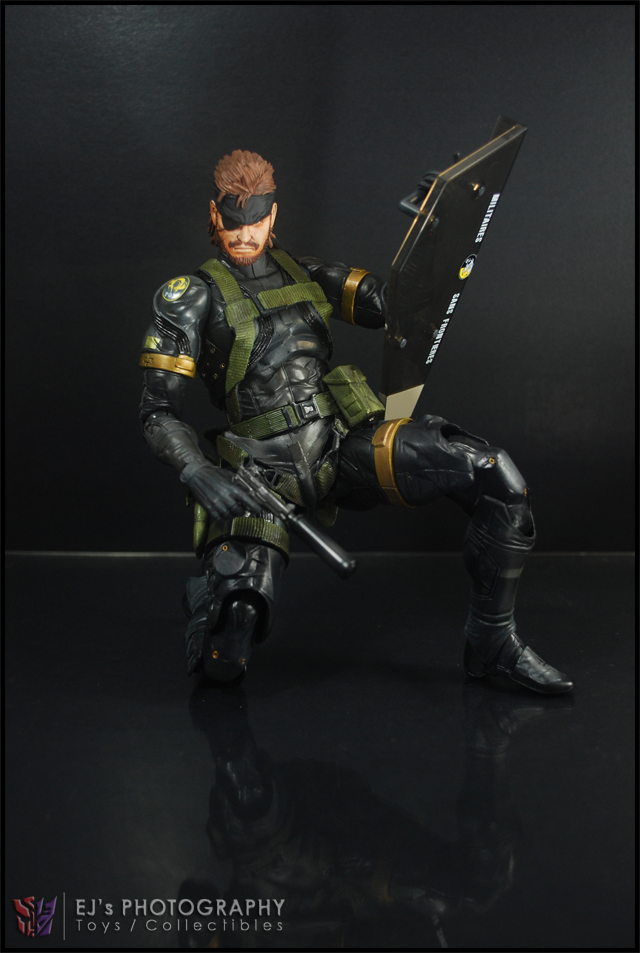 EJ's SHACK: PlayArts : Metal Gear Solid Snake, Sneaking Suit Version