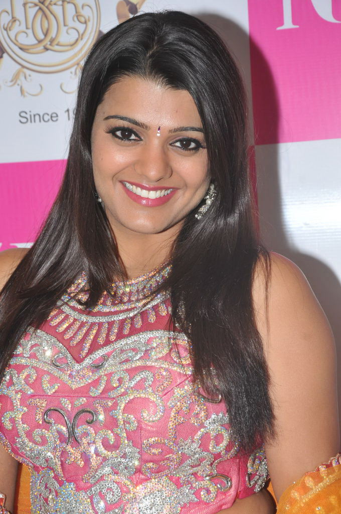 Tashu Kaushik in Saree Photo Gallery