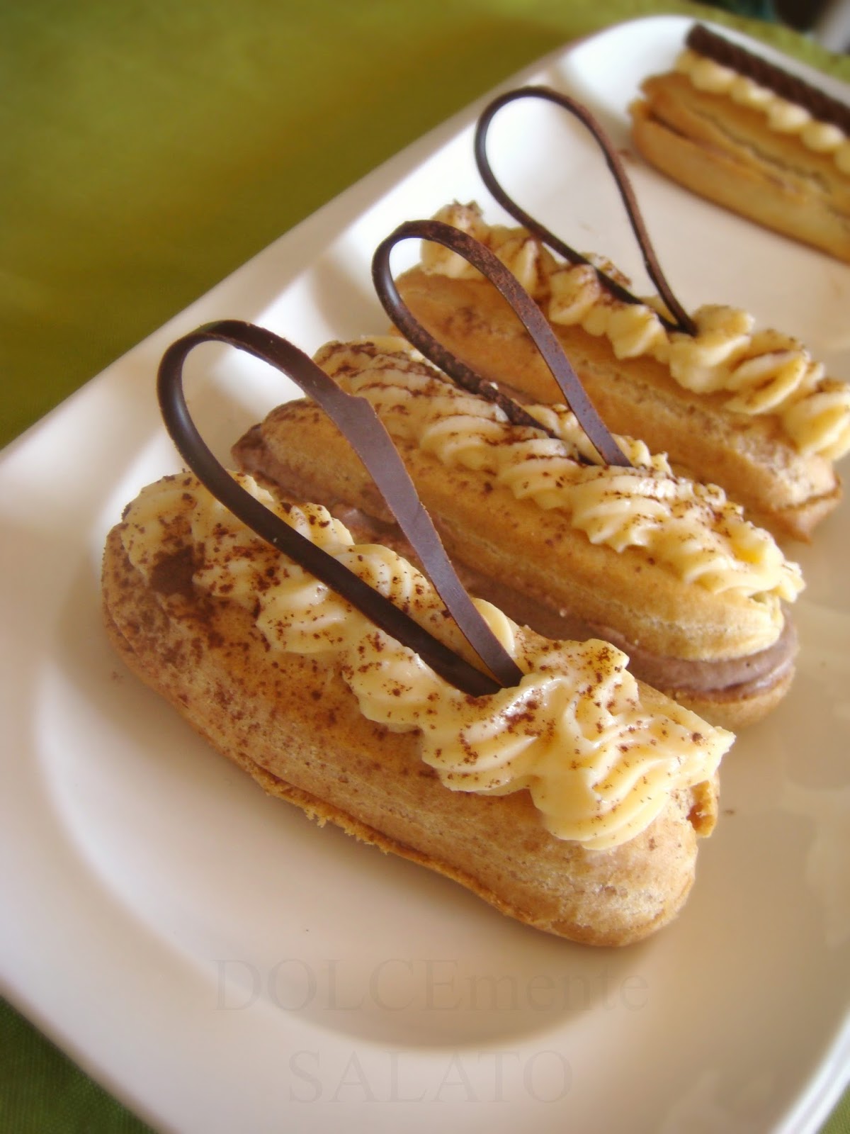 DOLCEmente SALATO: Eclairs con chantilly al cacao e crema pasticcera
