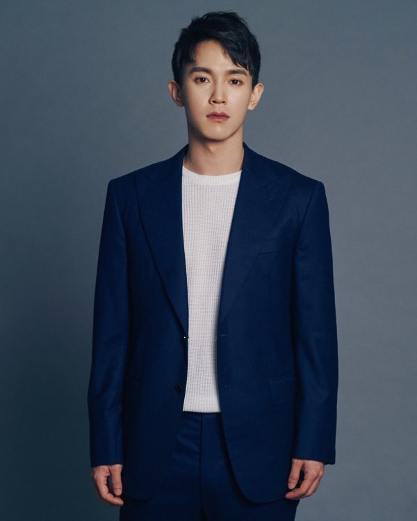 Song Ji Hyo's dongsaeng Chun Sung Moon to make acting debut