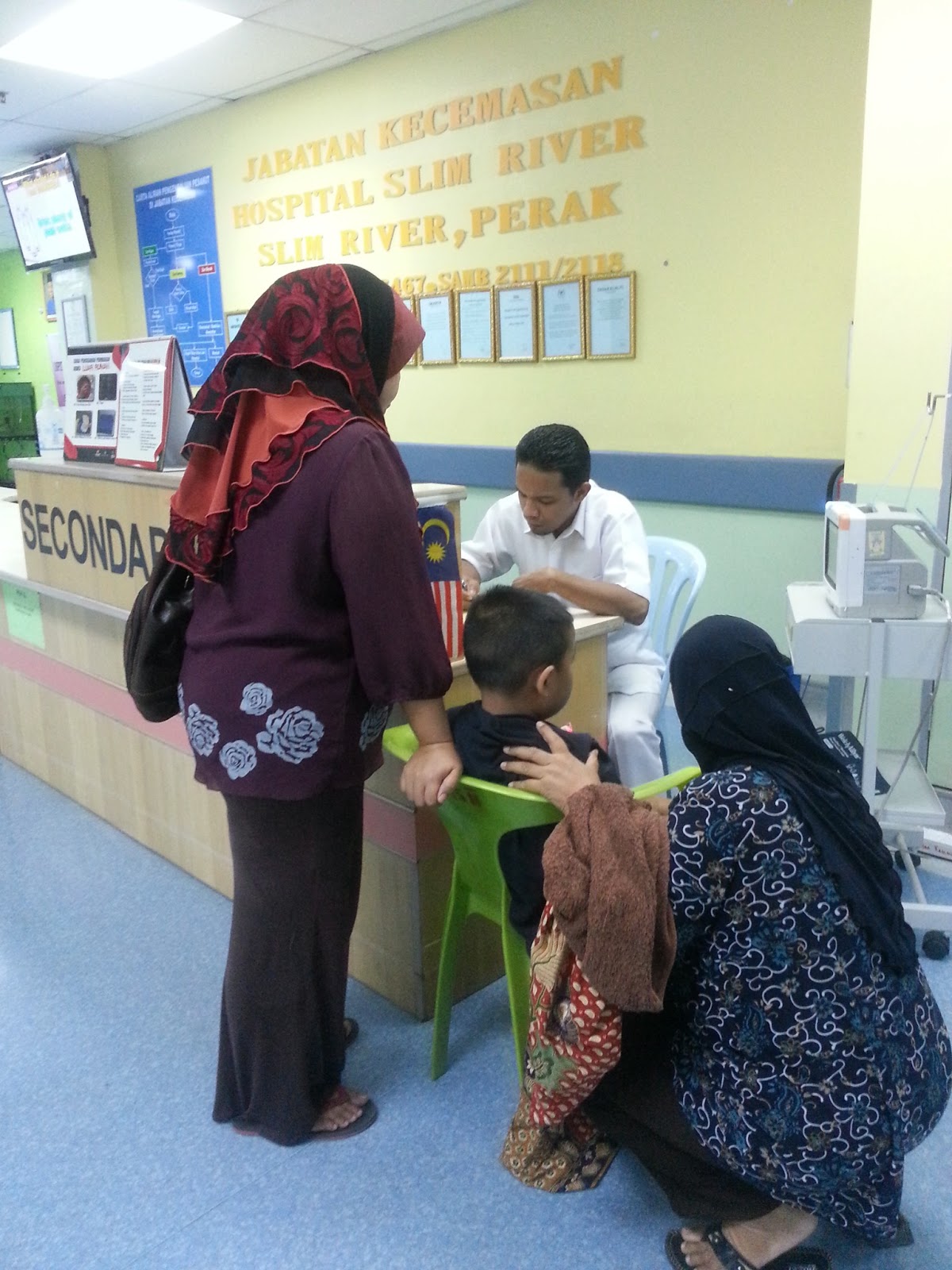 Diari Si Ketam Batu: @ Emergency Hospital Slim River