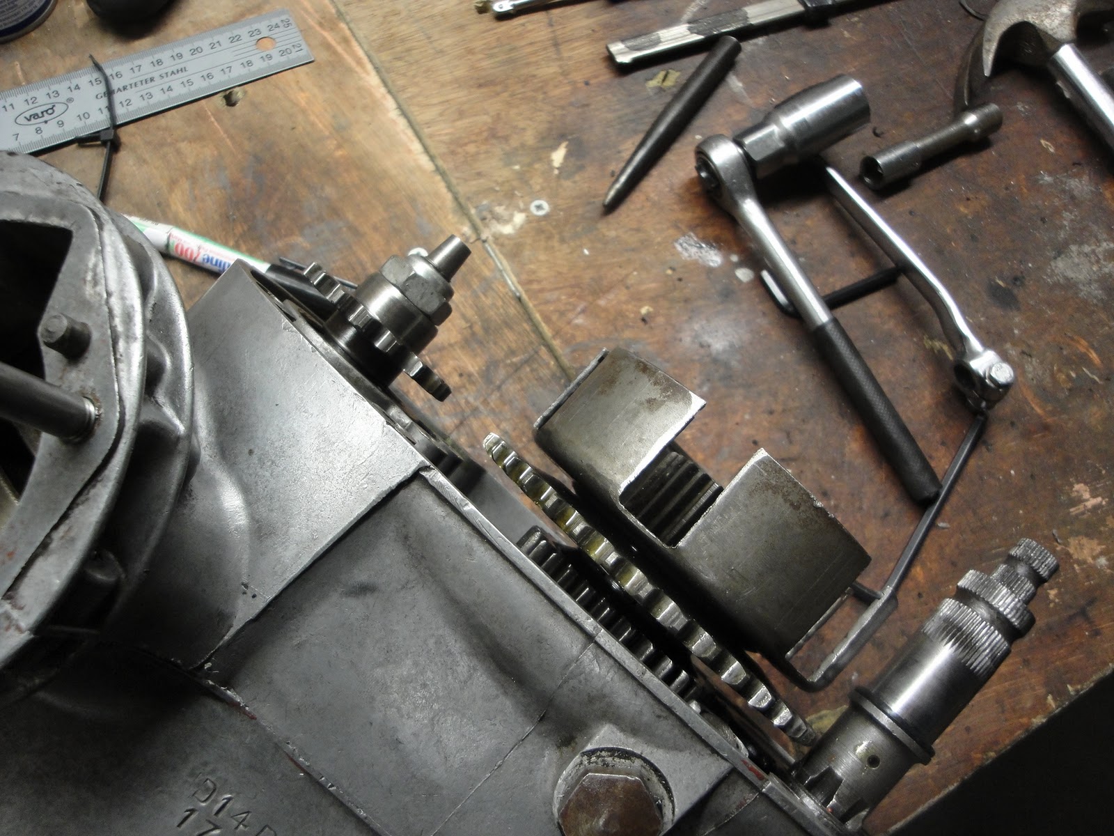 Bsa Bantam Blog!: Gearbox assembly 101