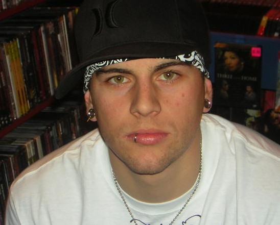 Emo, Rock...: M. Shadows....