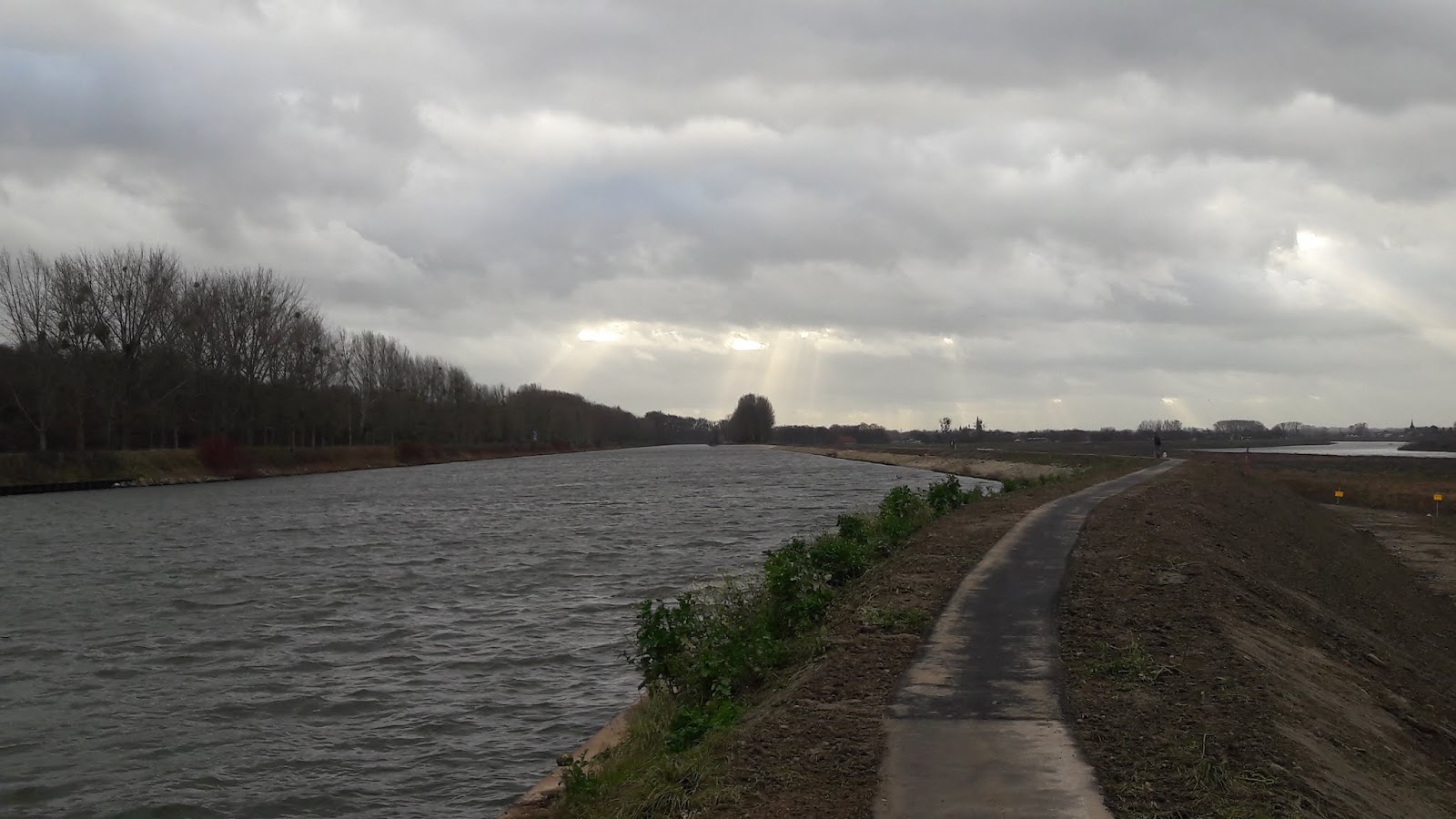 Oude sluis en brug van Roosteren, en andere bruggen en sluizen van het ...