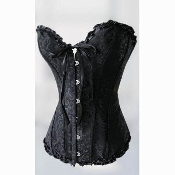 Madame Macabre: Consejos de moda gótica para mujeres bajitas.