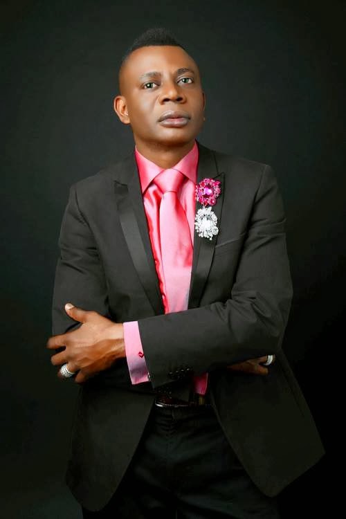 Welcome to The Bustline Blog: ADEBAYO JONES: STILL THE KING.