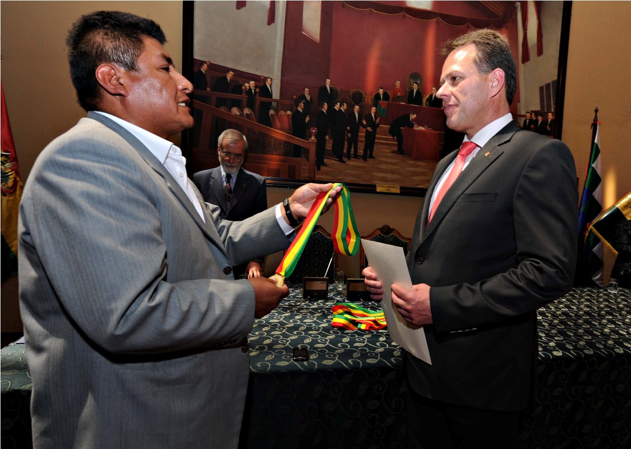 Droguería INTI y Mentisan reciben máxima distinción de Diputados ...