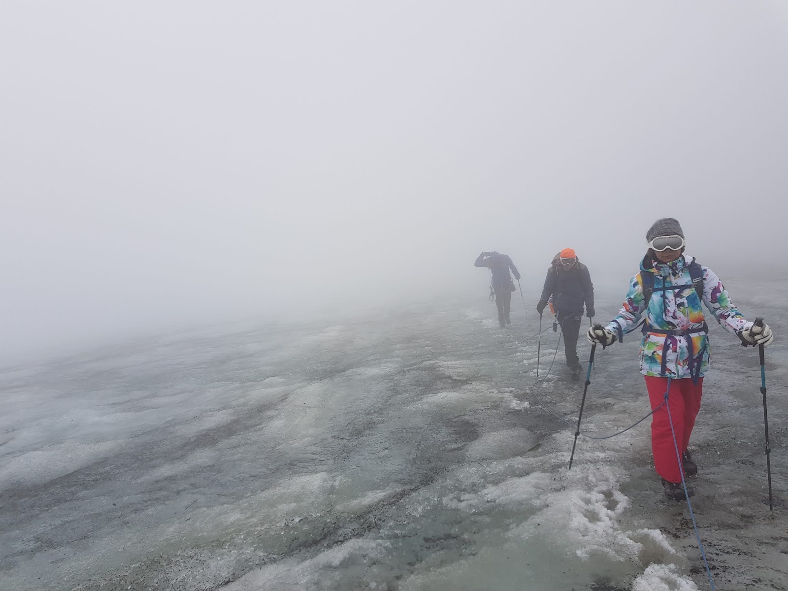 Galdhøpiggen, 2a turen i september: kuling, regn, snö, dimma och ...
