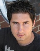 AUTHOR CAMEO….MATT DE LA PEÑA
