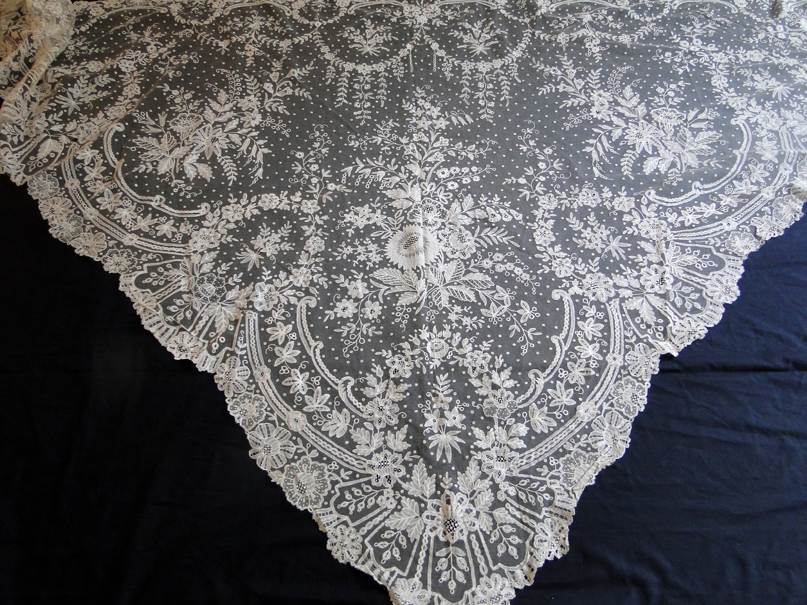 Buyer & Seller of Antique Lace, Fine Linens, Vintage Clothing, Haute ...