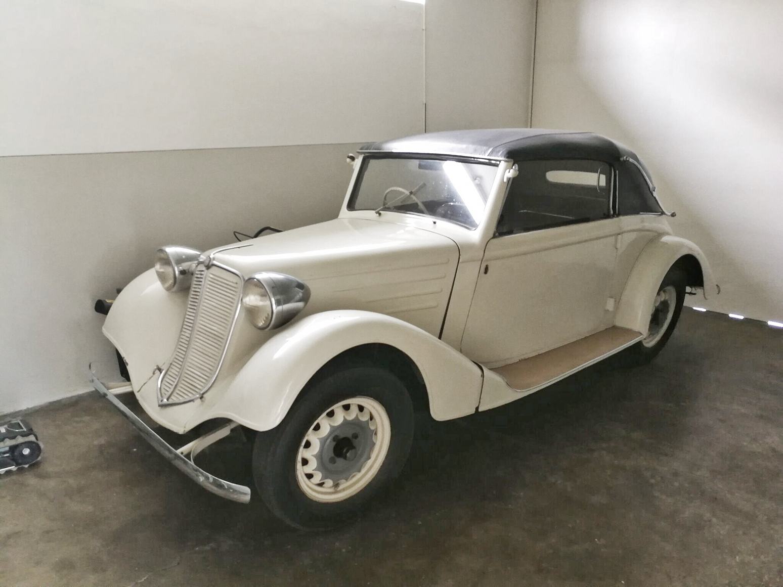 Oldtimerworld: Tatra T75 Cabriolet