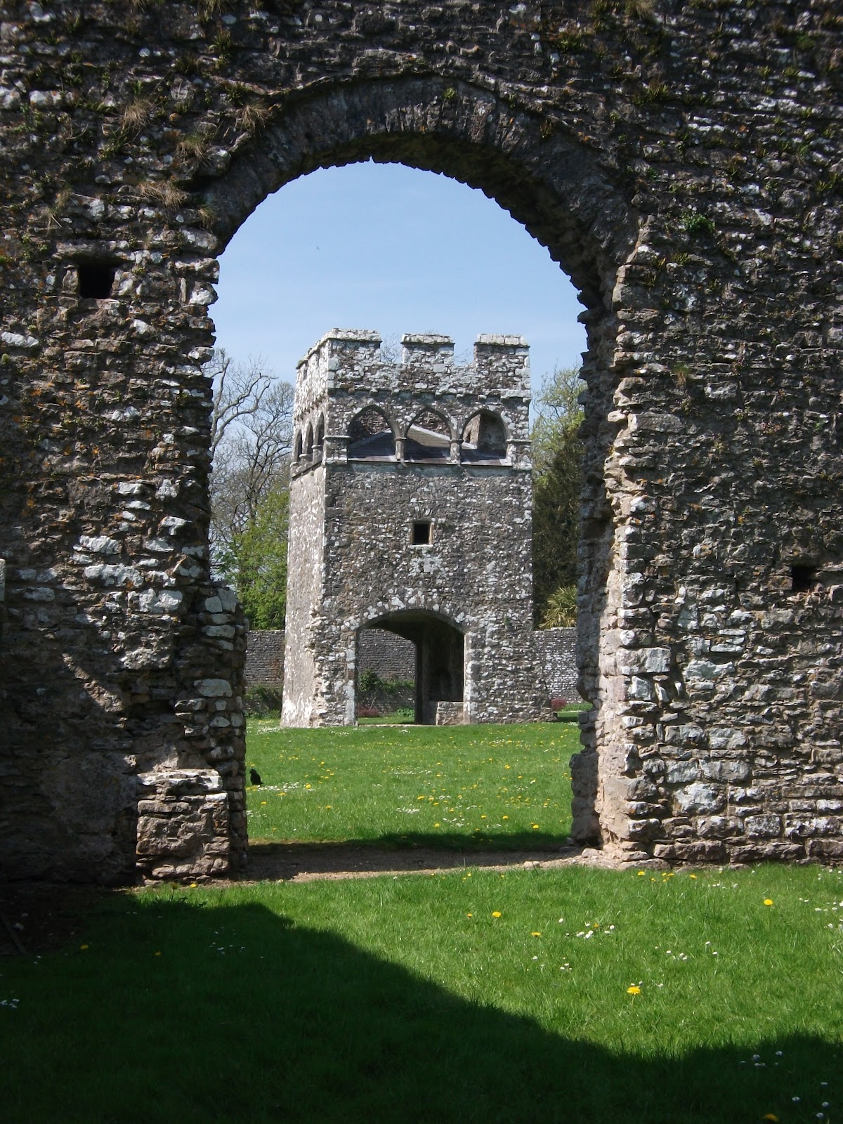 The Castle Hunter: Lamphey Bishops Palace
