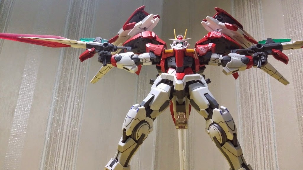 Gundam Family: RG 1/144 00 Raiser [RED] Painted Build