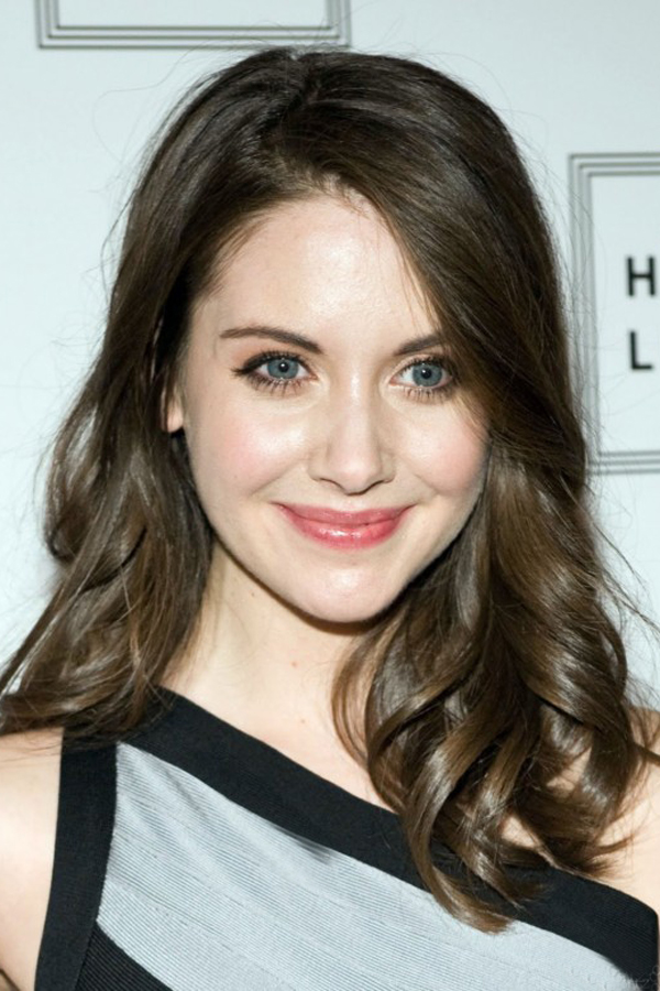 Alison Brie Hot Poses | Hollywood Baby - On The Spot