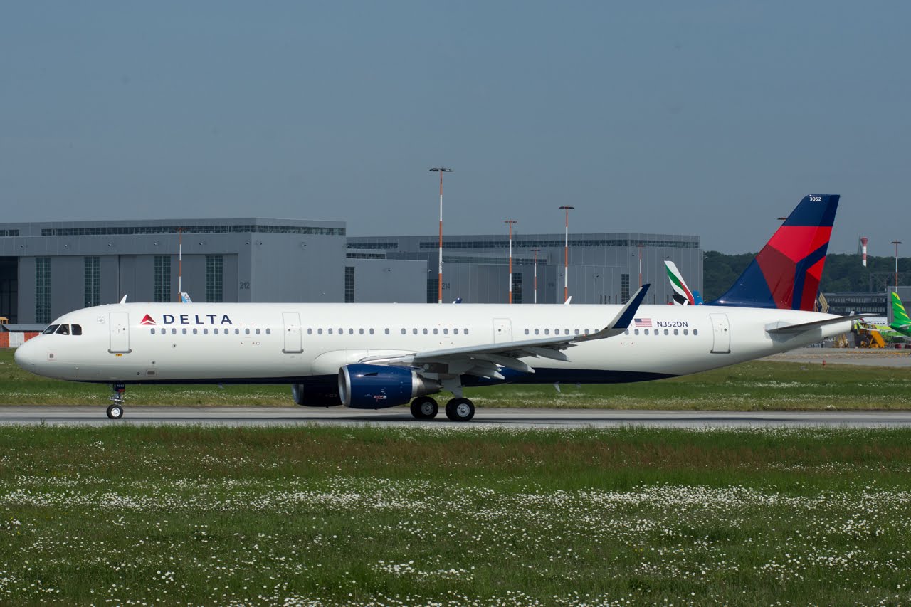 Airbus Hamburg Finkenwerder News: A321-211SL, Delta Air Lines, N352DN ...