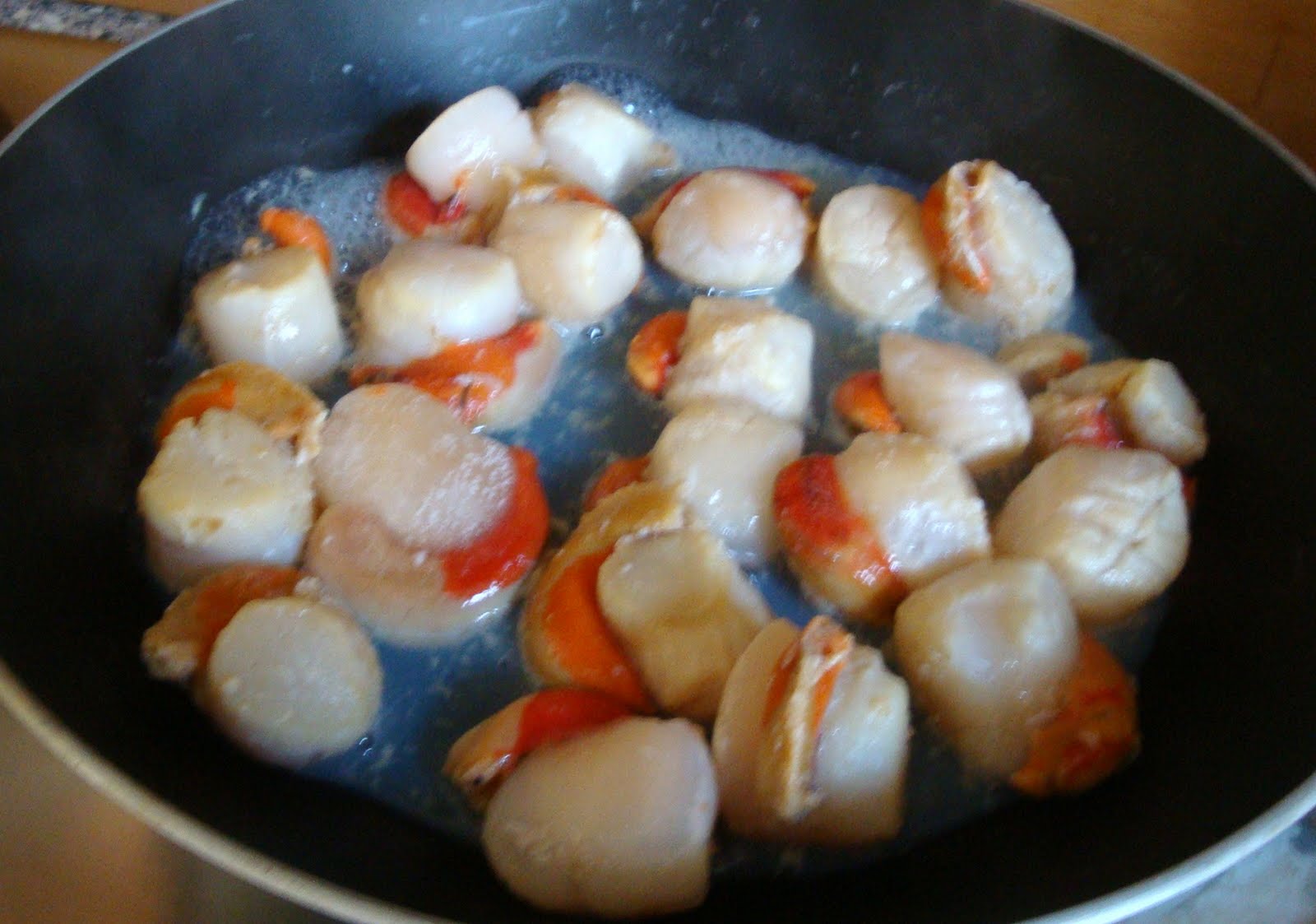 Très simples, mes recettes...: Salade fraiche de Saint Jacques & tomates