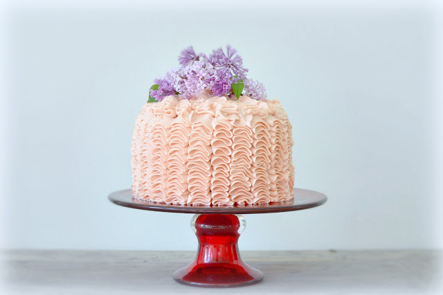 Louise´s Spis: Raspberry and Lemon Ruffle Cake (Hallon- och Citrontårta)