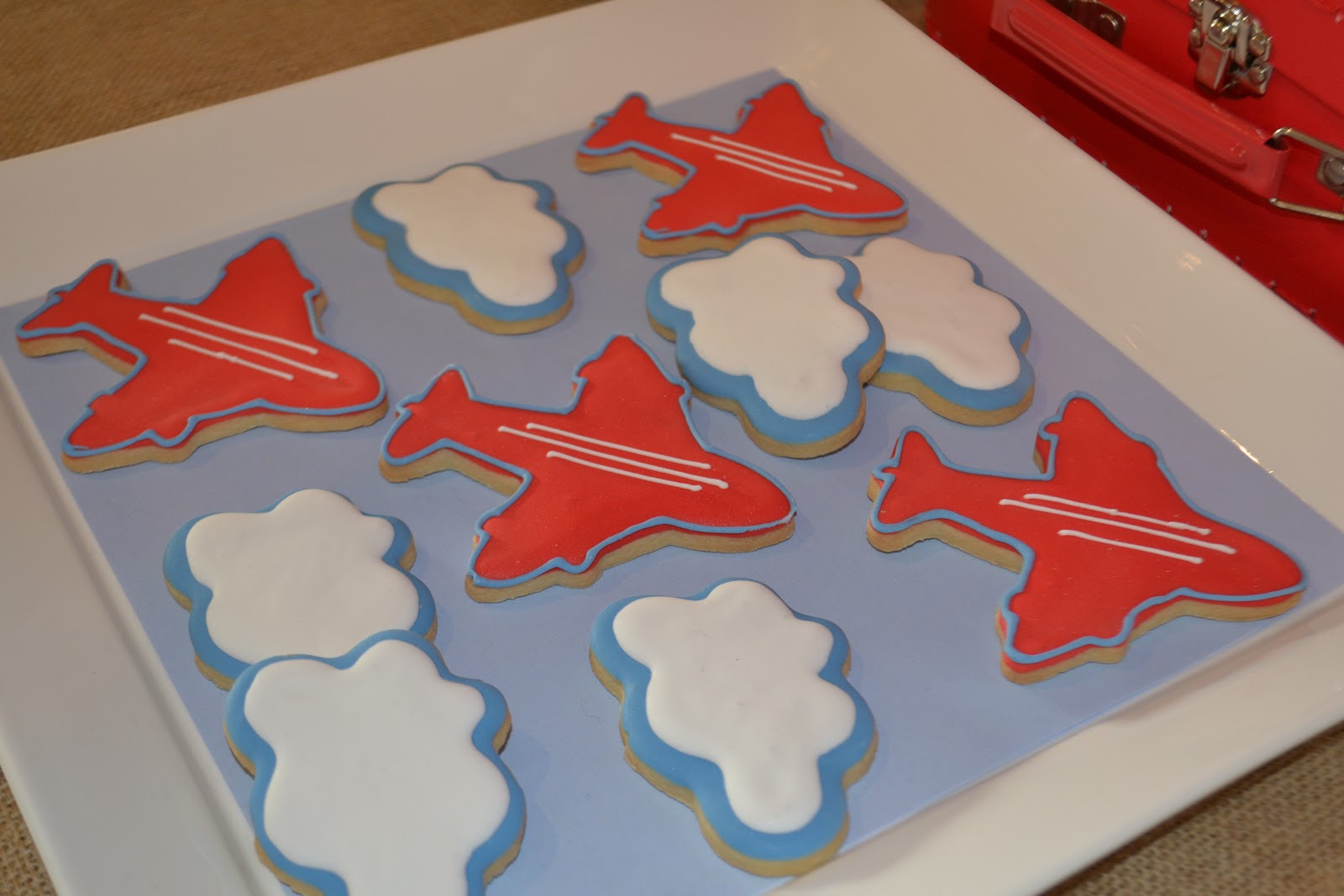 Sooti and Sweet: Vintage Aeroplane Sweets Table