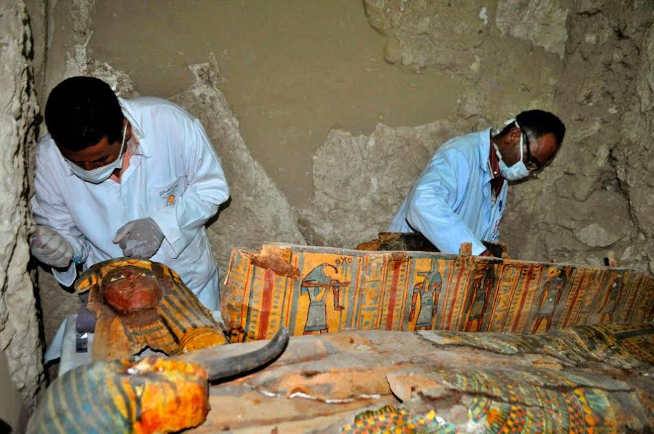 Egyptian archaeologists discover 8 mummies in 3,500-year-old tomb near ...
