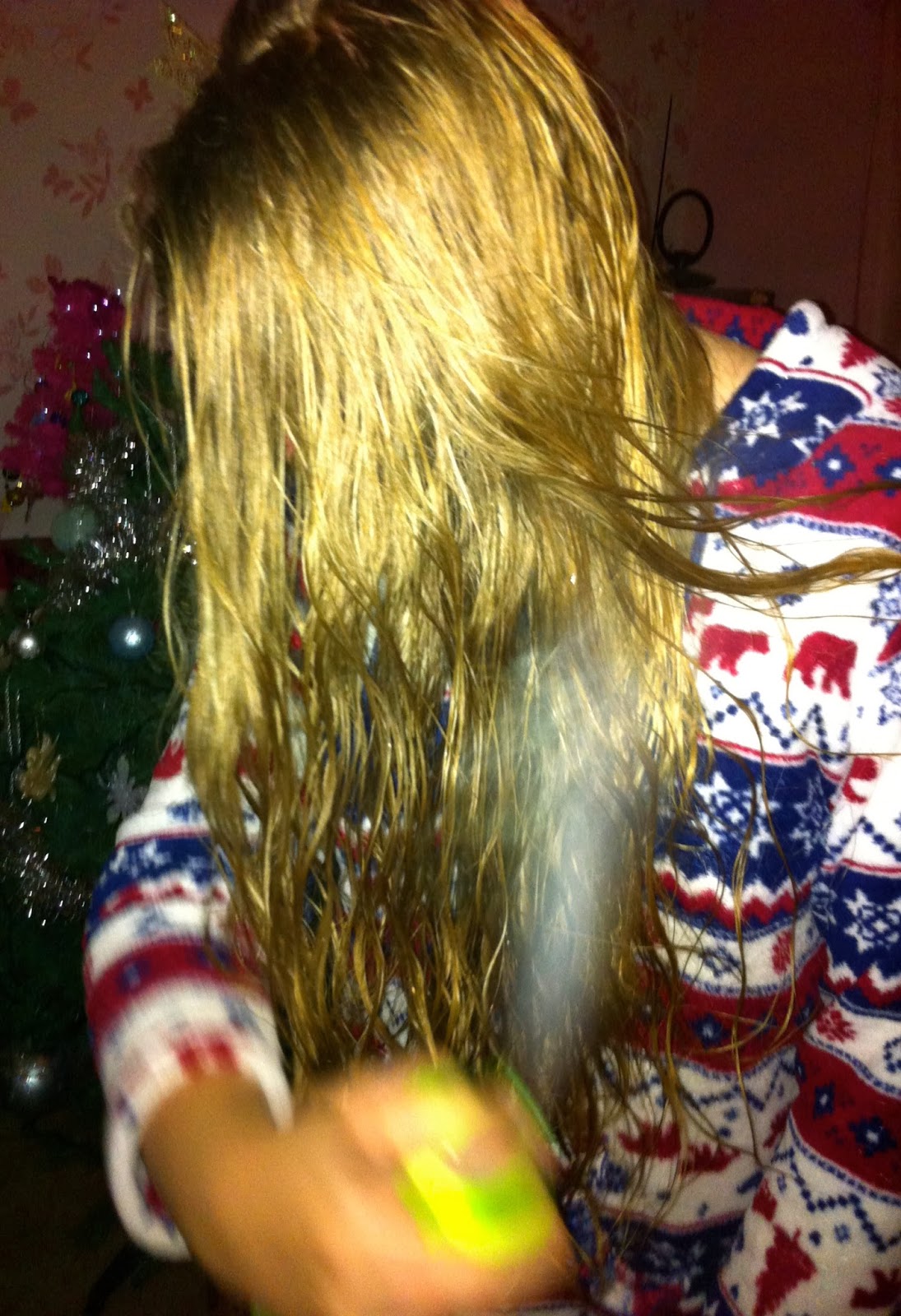 Beauty Is A Creation of Art: Garnier Moose Curl Booster & Fixing Spray ...