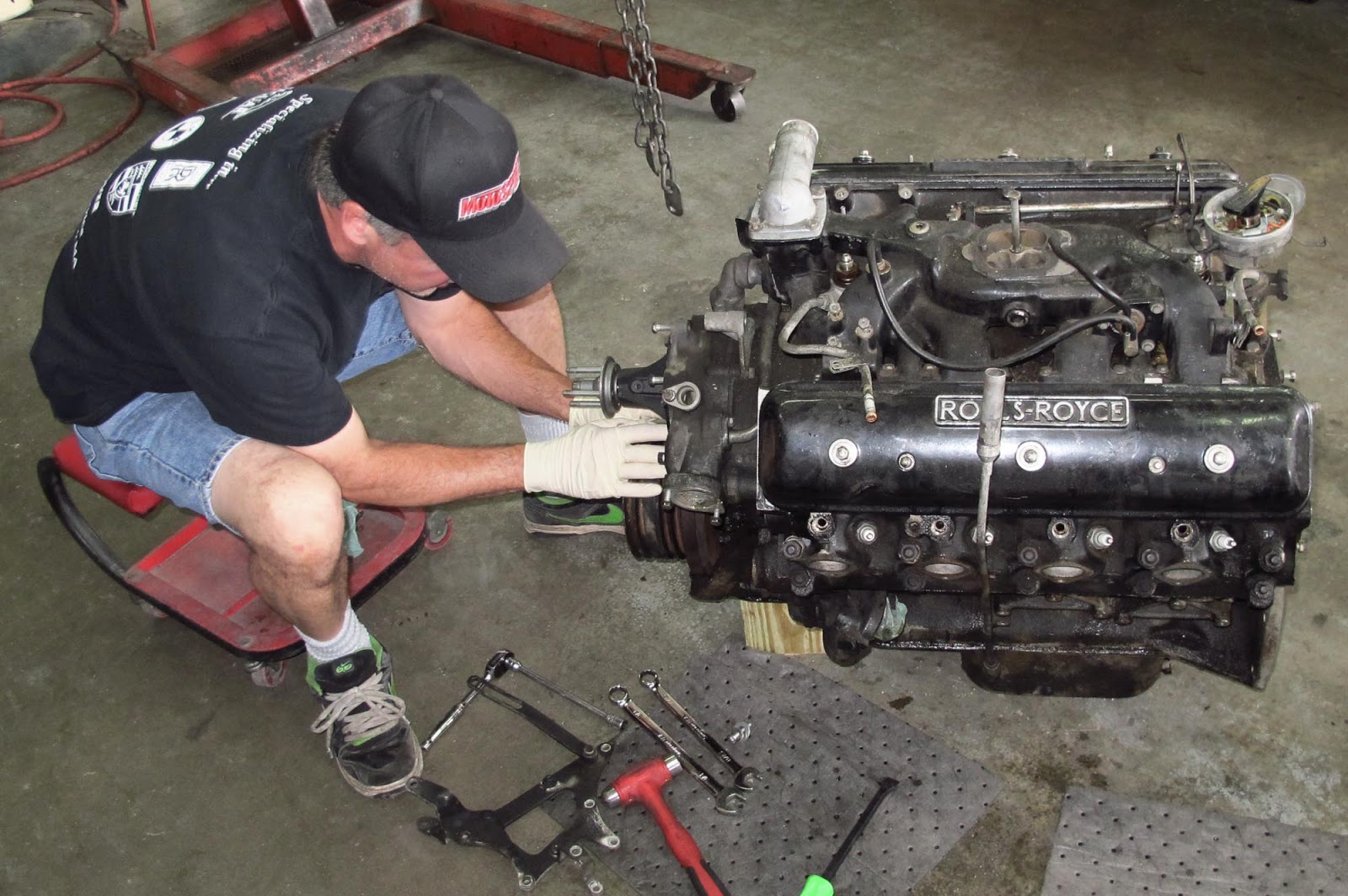 Rebuilding a Crewe Bentley or Rolls-Royce V8 engine - JE Robison ...