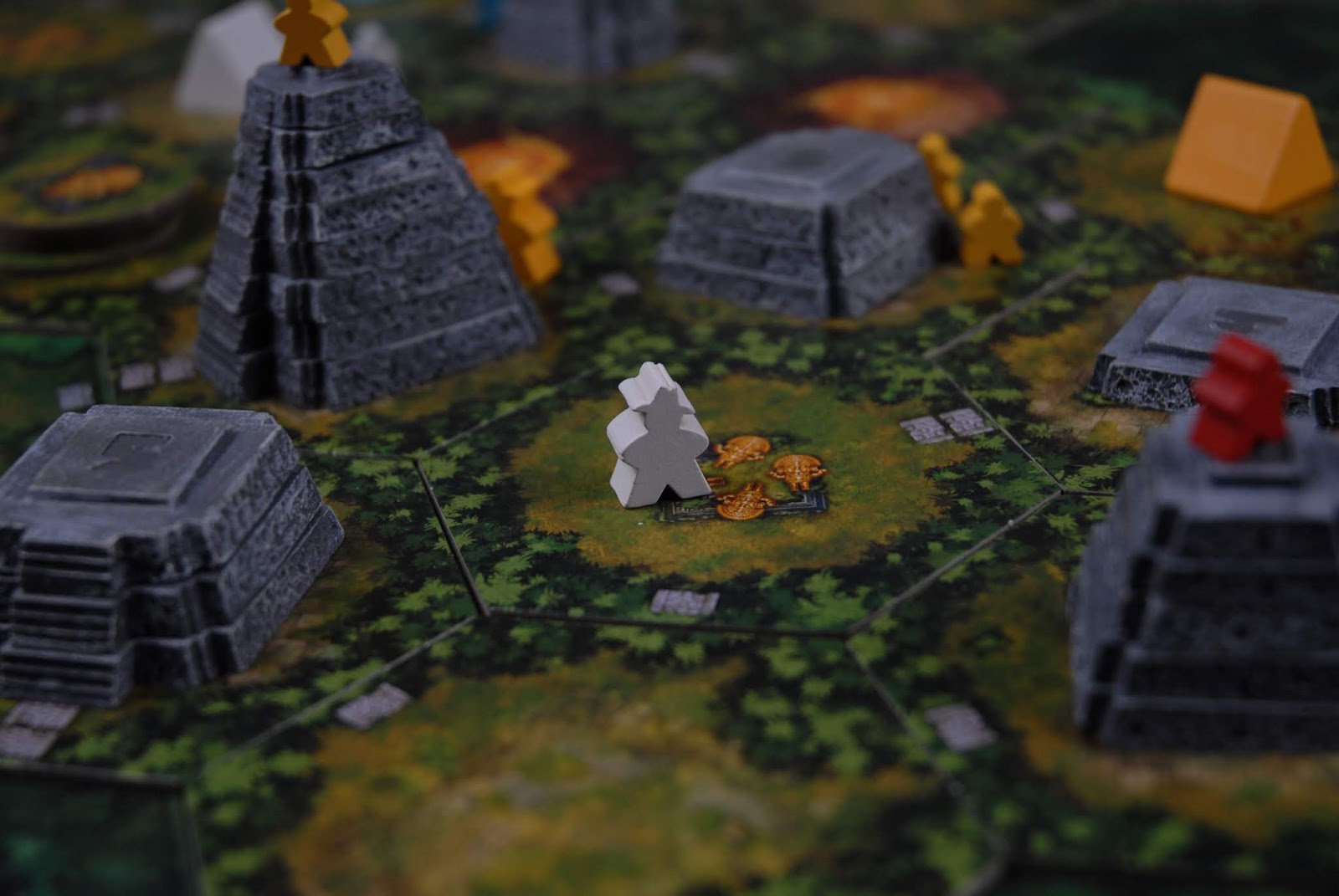 Review: Tikal: Super Meeple Edition